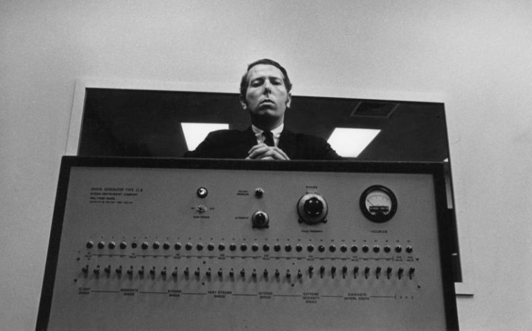 El experimento Milgram, uno de los más polémicos, 50 años después ...